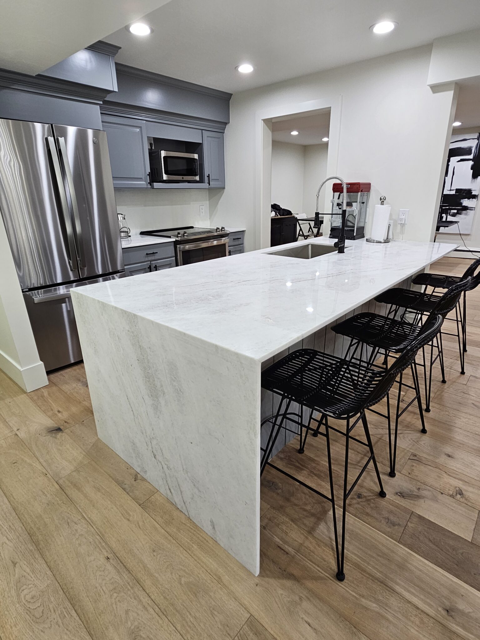 Glorious White Marble - Bedrock Quartz